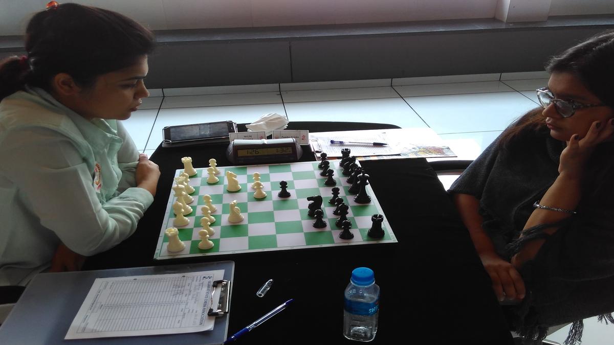 Women's premier Chess championship, Surat: Meenakshi stuns Padmini ...