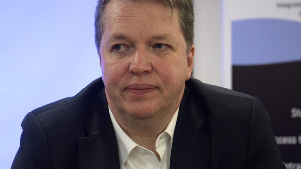 Nigel Short: 'Unfair to expect Anand to keep winning' - Sportstar