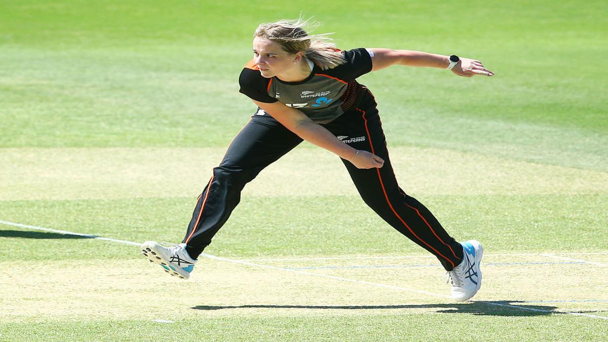 Jess Kerr, Natalie Dodd receive New Zealand Cricket contract - Sportstar