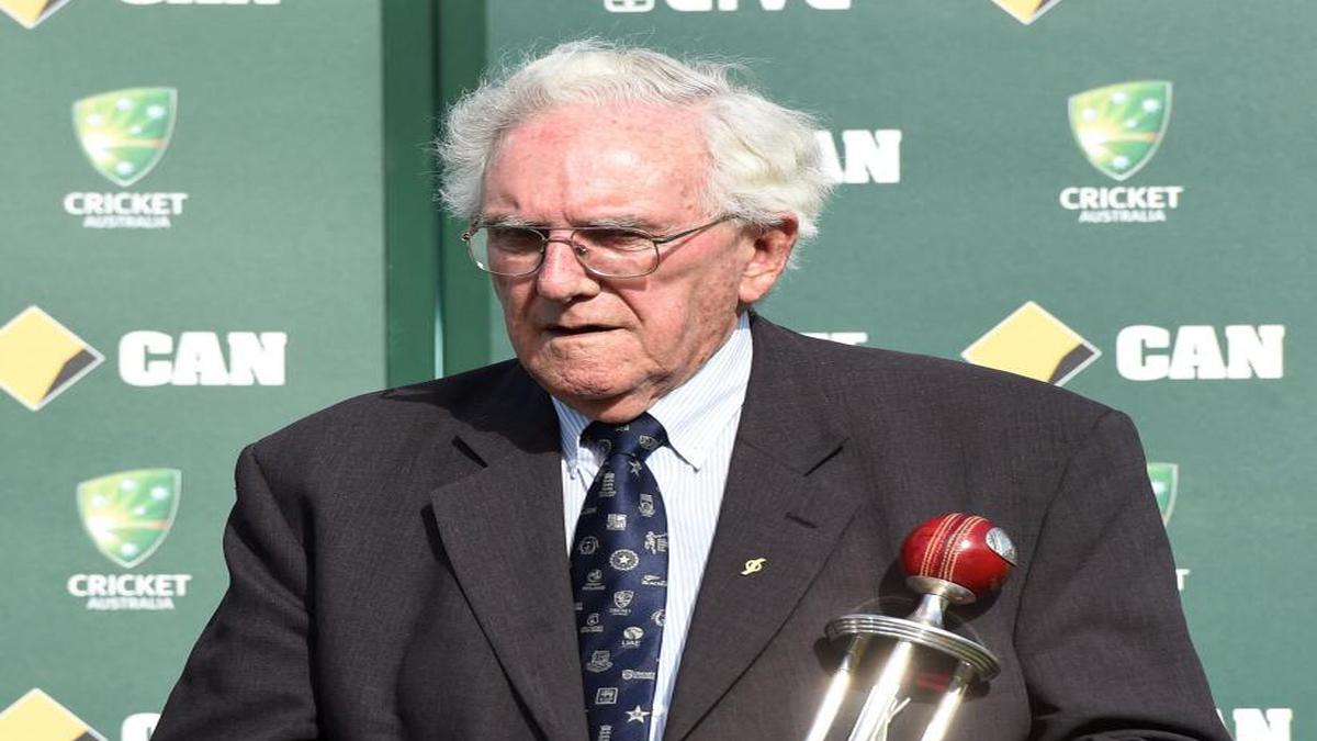 Ex-Australian cricketers Alan Davidson and Ashley Mallett pass away ...