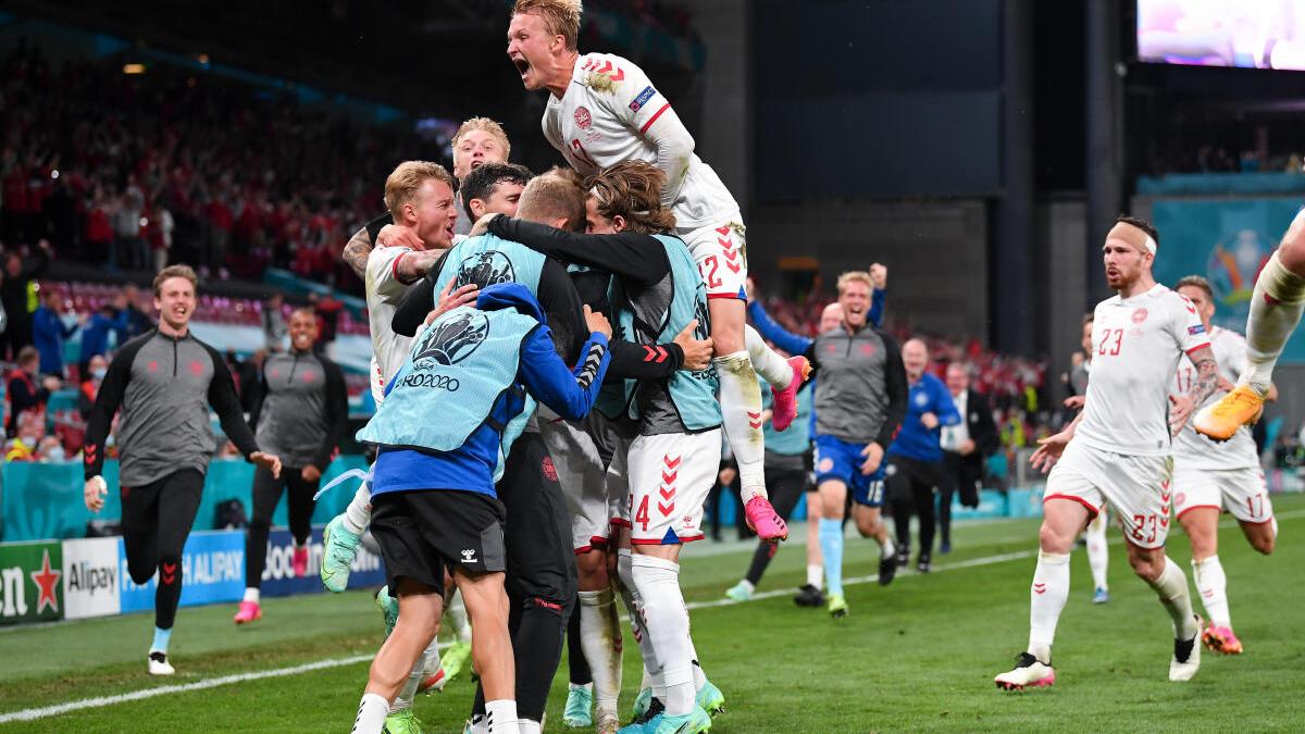 Euro 2020 Highlights: Russia vs Denmark: Denmark thrash Russia 4-1 to ...