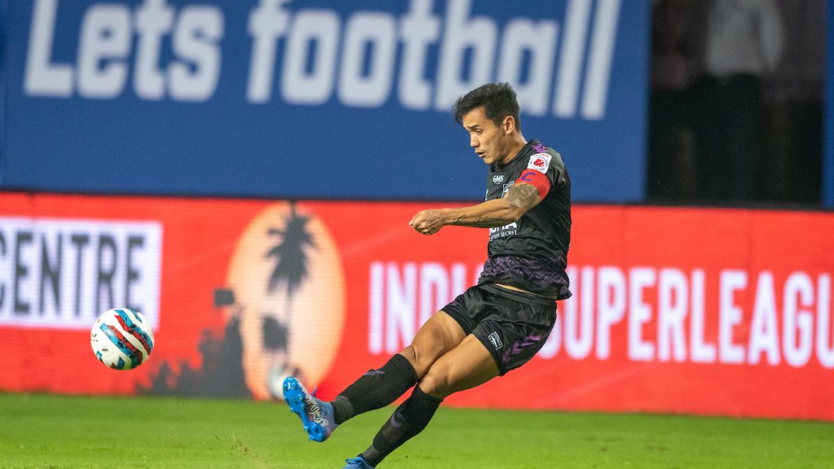 ISL 2021-22: Odisha FC captain Vinit Rai joins Mumbai City FC on loan ...
