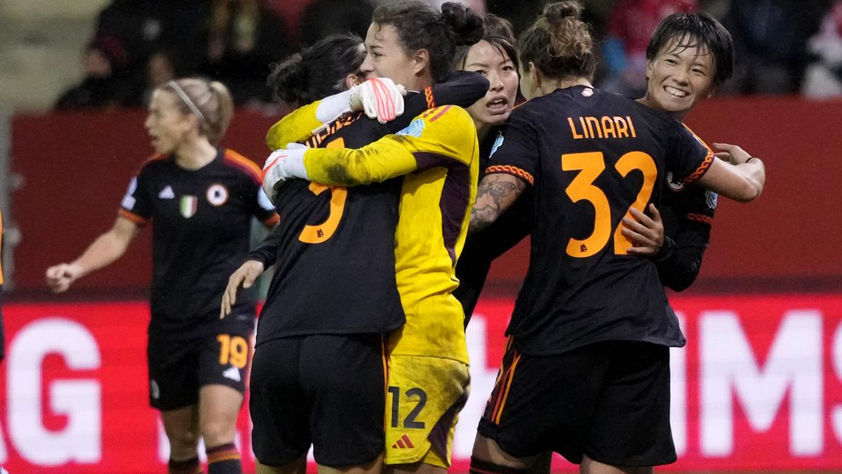 UWCL 2023-24: Roma earns dramatic draw at Bayern as Haecken win in ...