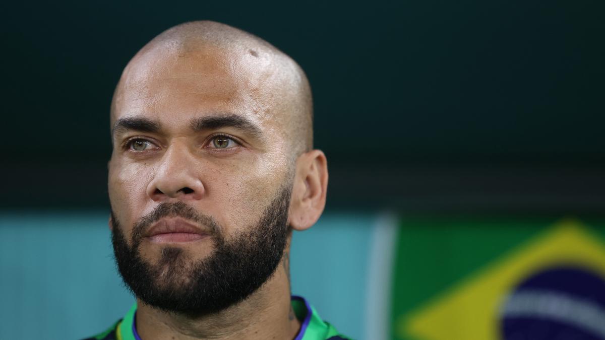 Cameroon vs Brazil, Qatar 2022: Dani Alves becomes oldest Brazilian to ...
