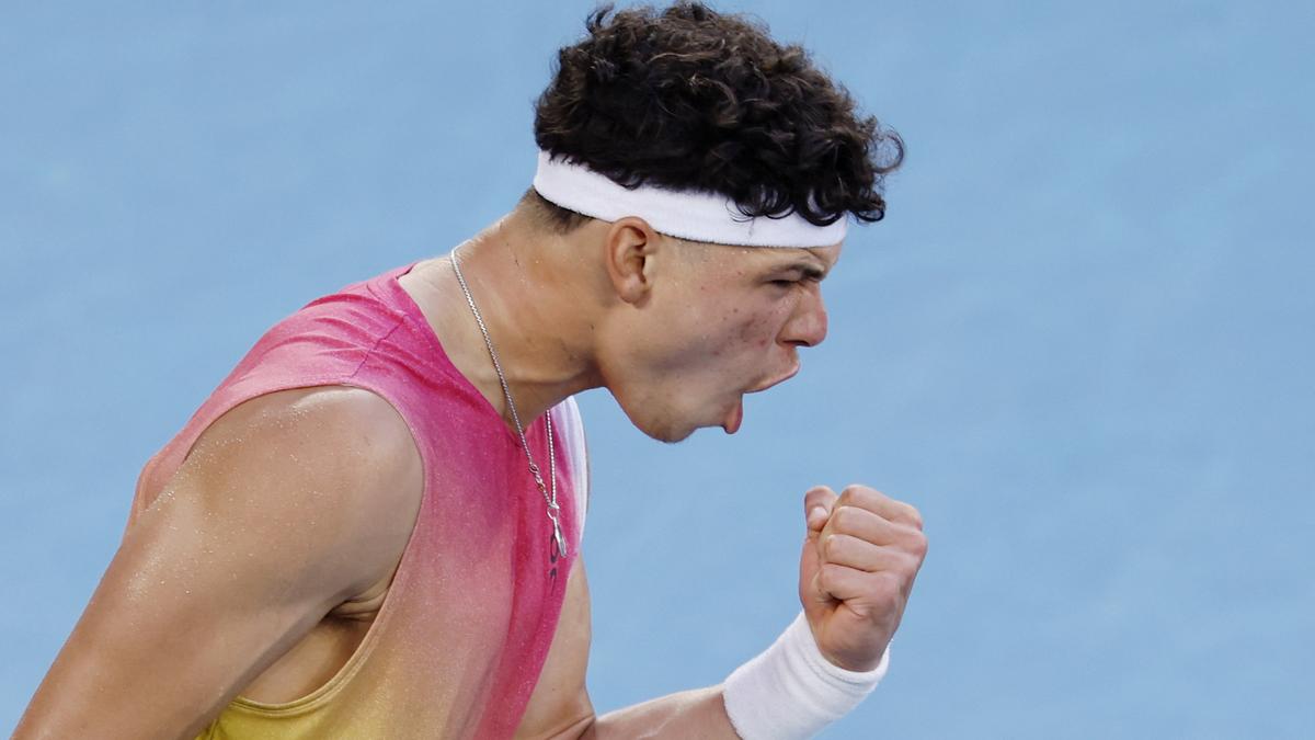 Australian Open 2025: Shelton halts Monfils to set up quarterfinal with ...