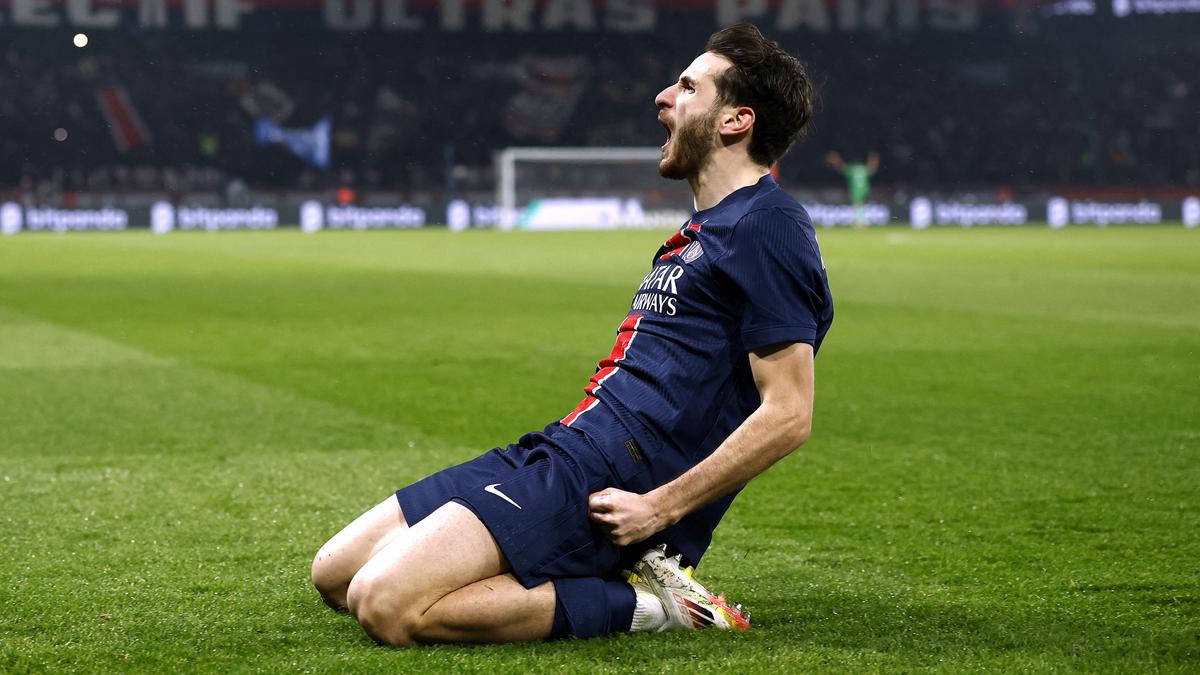 Ligue 1 2024-25: Kvaratskhelia scores his first PSG goal as Paris Saint-Germain routs Monaco ...