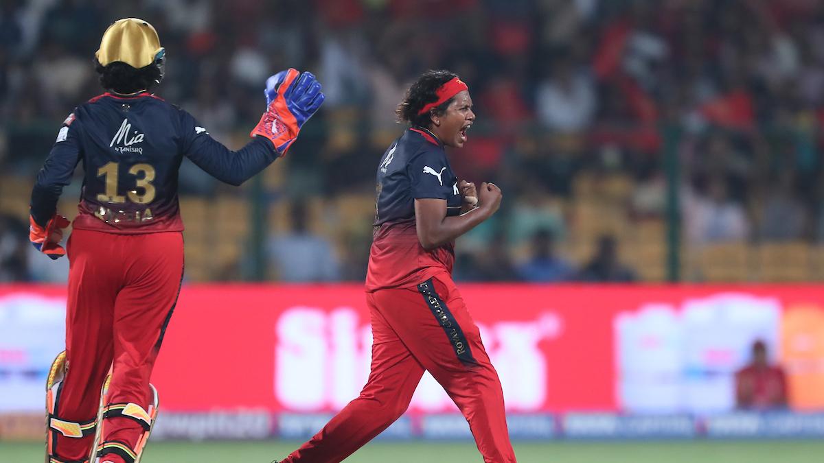 RCB vs UPW Highlights, WPL 2024: Royal Challengers Bangalore beats UP Warriorz by two runs, Asha ...