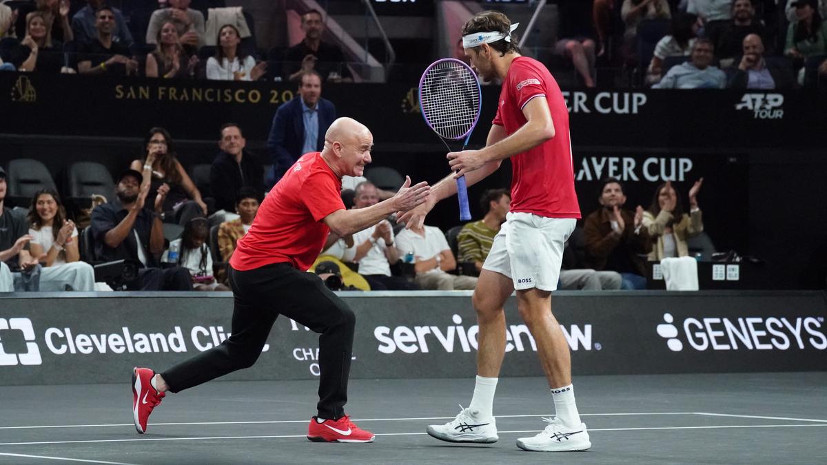 Laver Cup 2025: Fritz topples Alcaraz as Team World surges into lead ...