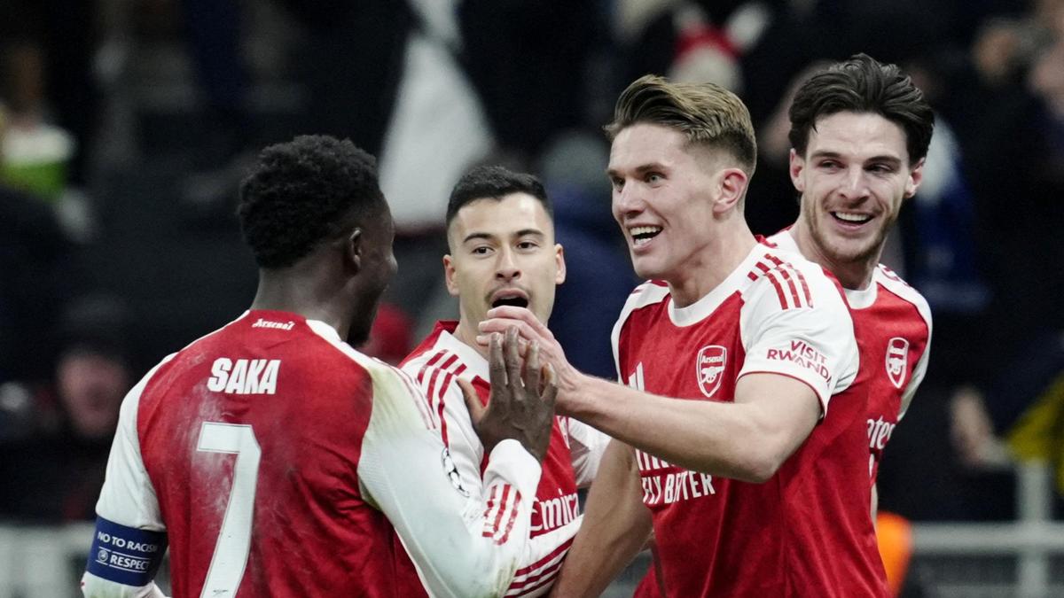 Arsenal vs Manchester United LIVE score: Real-time Premier League ...