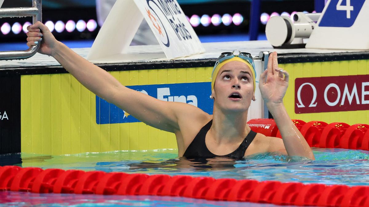 Kaylee McKeown sets 200-meter backstroke swimming world record - Sportstar