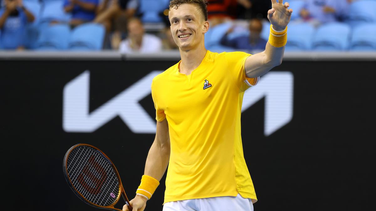 Australian Open 2023: Tsitsipas bets Sinner in five-set thriller to reach quarterfinals - Sportstar