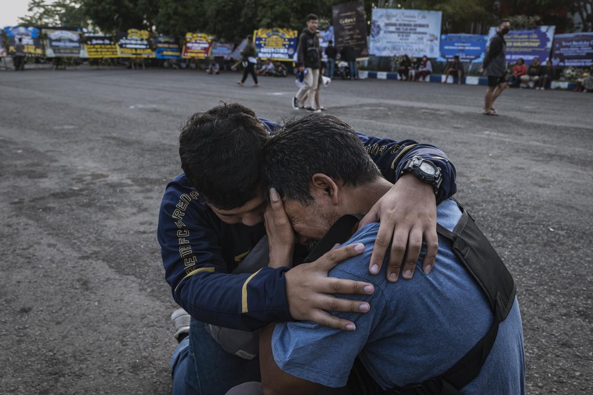 Watch: Indonesia Stampede leaves 125 dead - One of football’s deadliest ...