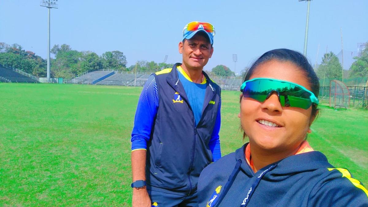 WPL 2023: Who is Saika Ishaque - From nearly quitting cricket to ...