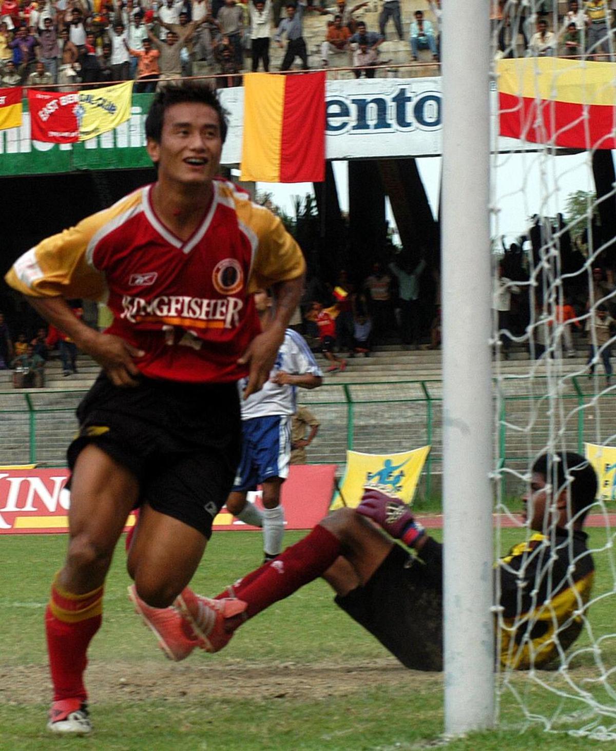 East Bengal wins ISL — Bhaichung Bhutia lauds Red-and-Gold as club ...