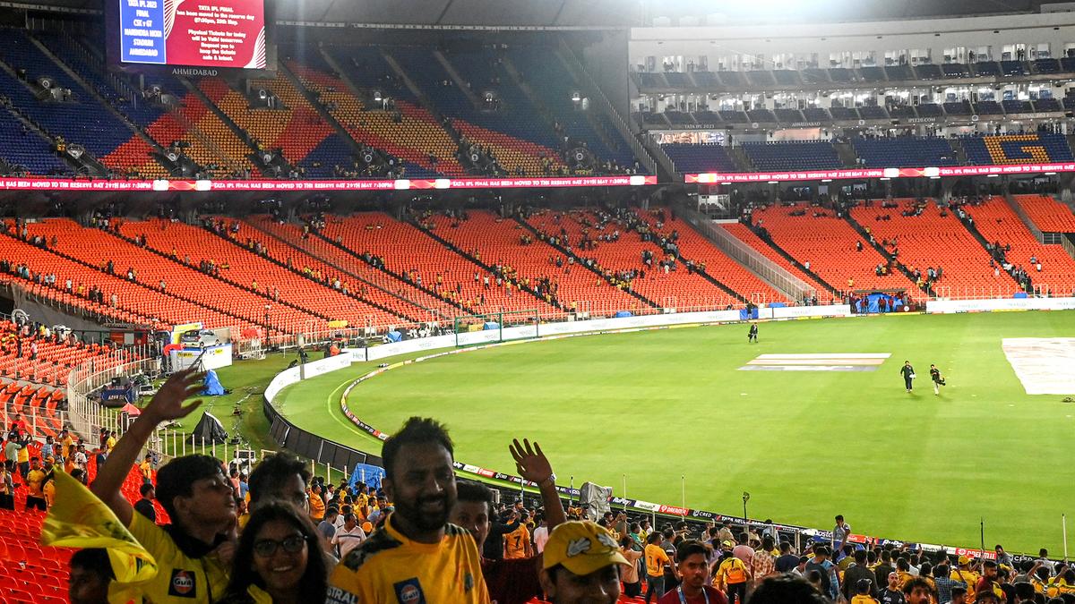 CSK vs GT Ahmedabad weather updates, IPL 2023 Final: Rain stops ...