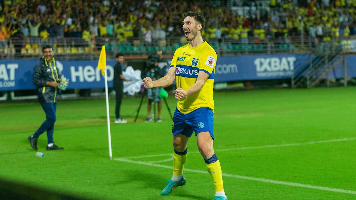 ISL 2022-23: Kerala Blasters beat Bengaluru FC 3-2 to extend winning ...