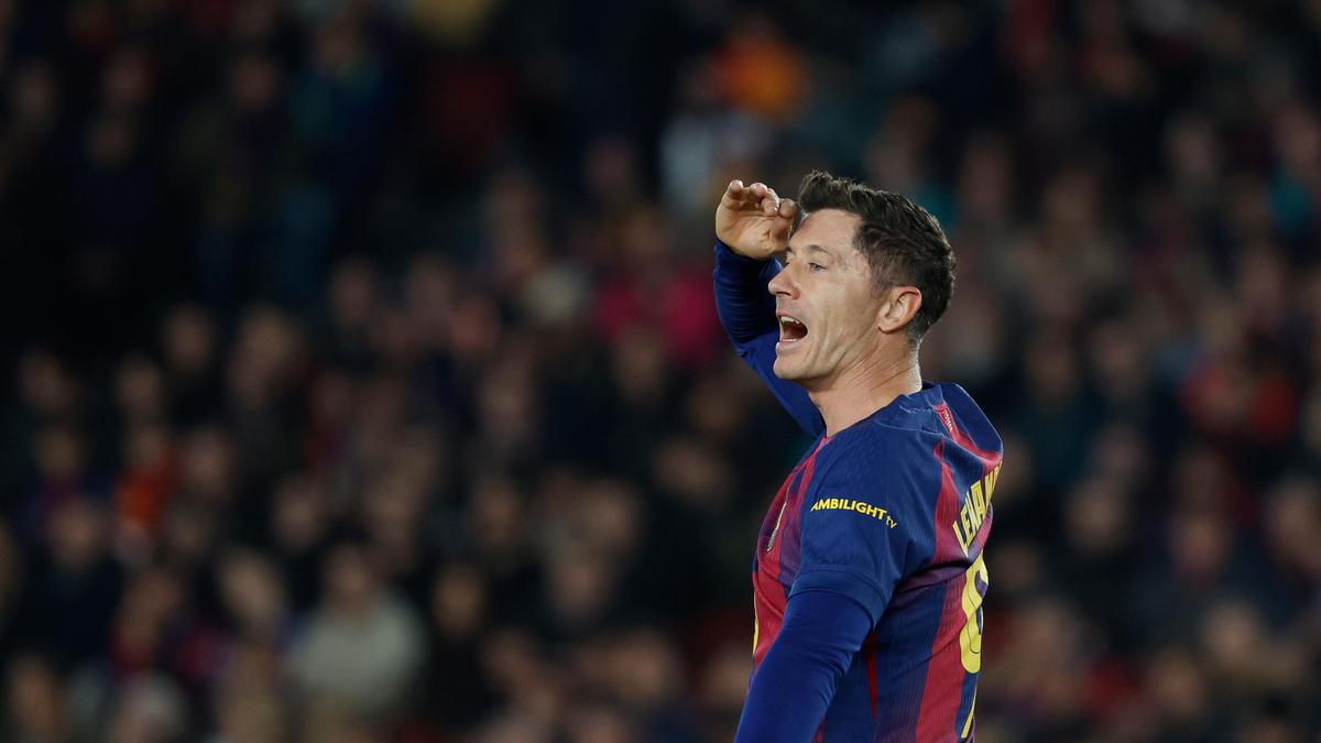 Barcelona team news: Lewandowski returns while Pedri misses trip to ...