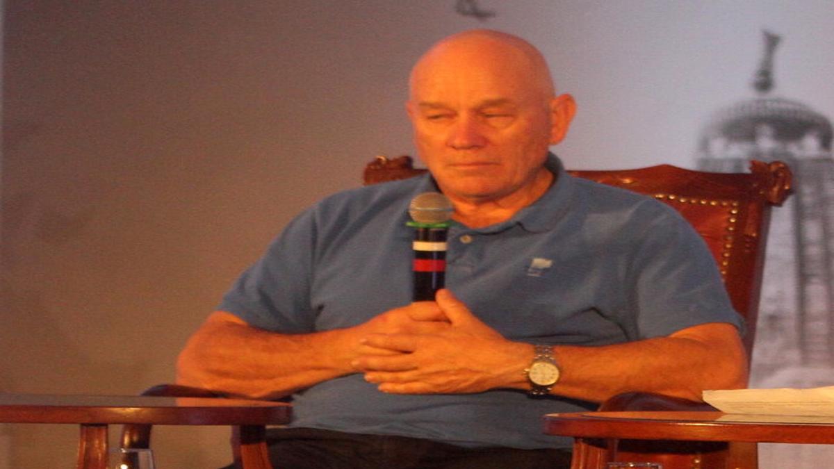 Ric Charlesworth feels India could win a medal at the Hockey Men's ...