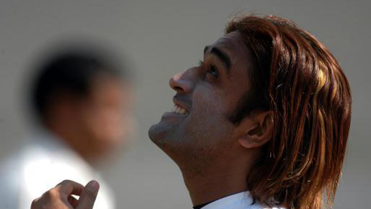 How Dhoni made a first impression 16 years ago - Cricket News ...