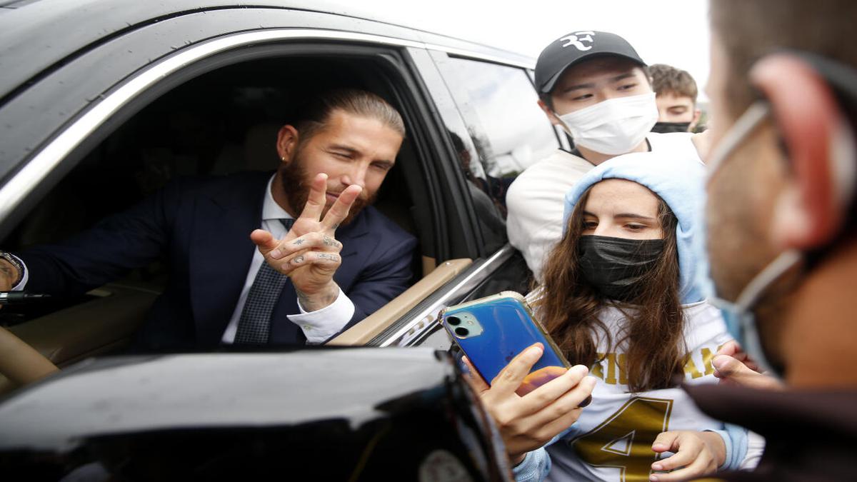 PSG sign Sergio Ramos on free transfer - Sportstar