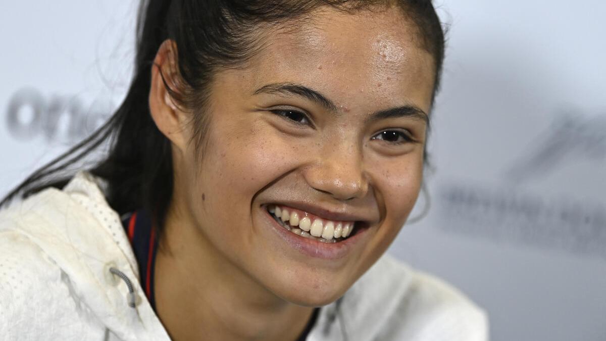 Raducanu thanks 'role model' Hamilton for support - Sportstar