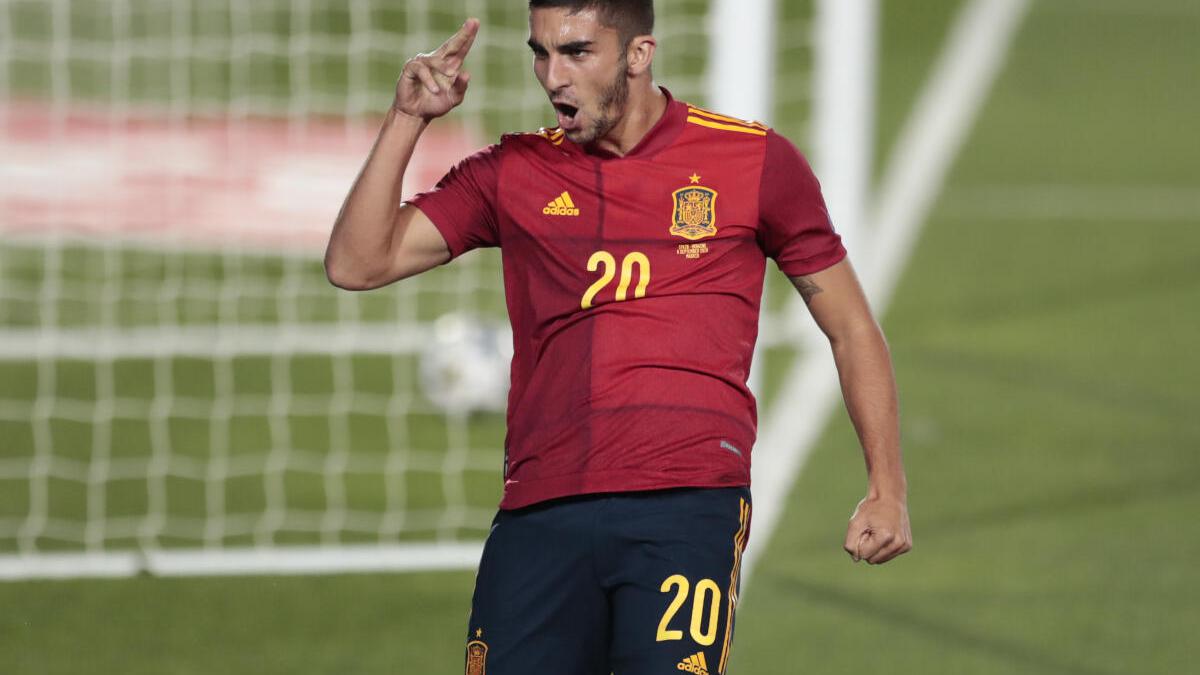 Barcelona agrees deal to sign Torres from Man City - Sportstar