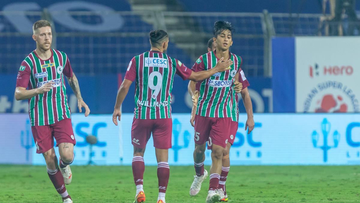 ISL 2021-22 Highlights ATK Mohun Bagan vs SC East Bengal: Hat-trick hero Kiyan guides ATKMB to 3 ...