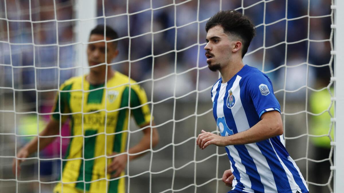 Porto's Vitinha becomes PSG's first summer signing - Sportstar