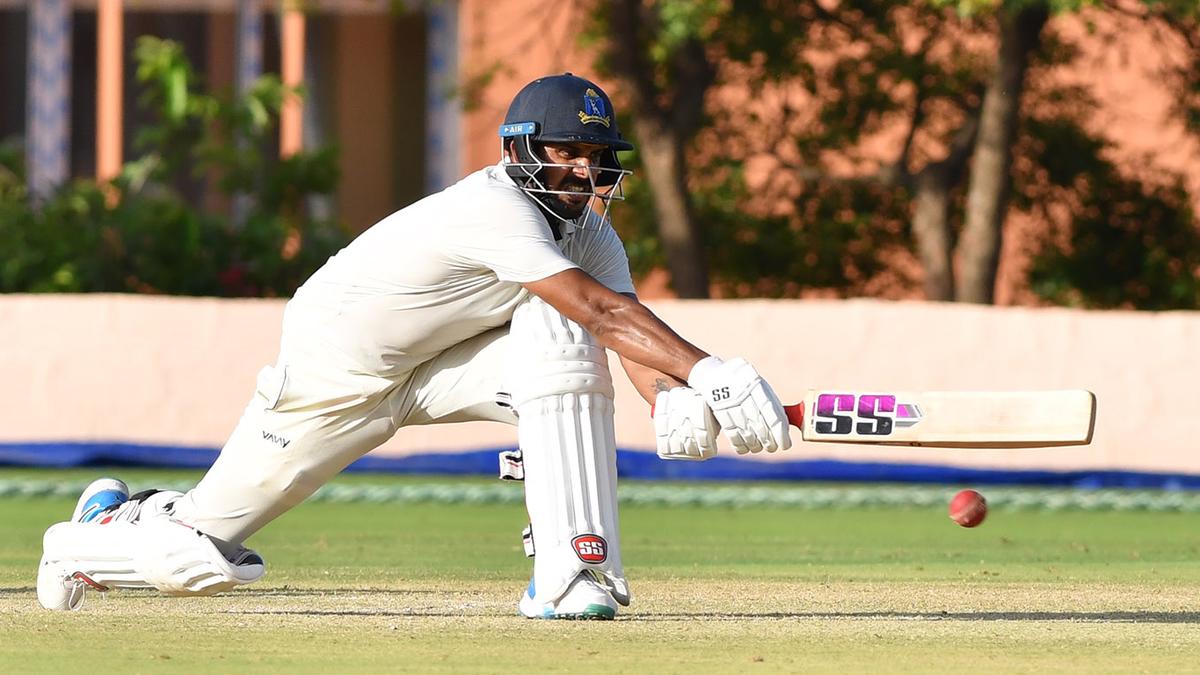 Ranji Trophy: Easwaran, Tiwary put on unbeaten 100-run partnership to ...
