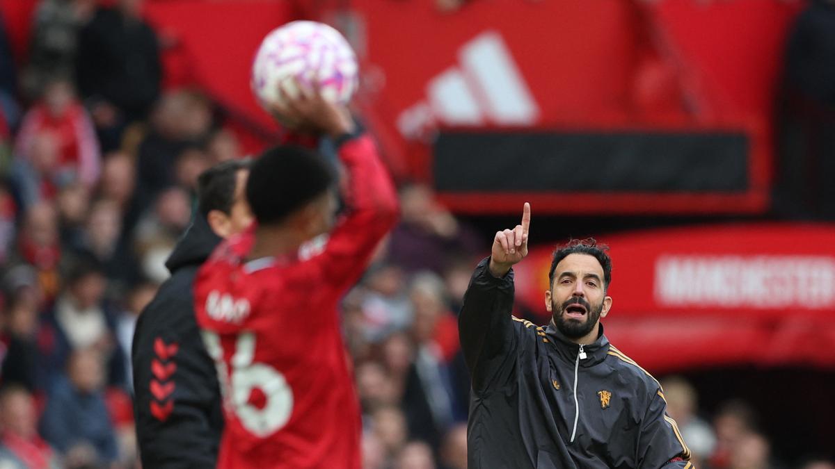 Manchester United players showed they don’t want to change coach, says ...