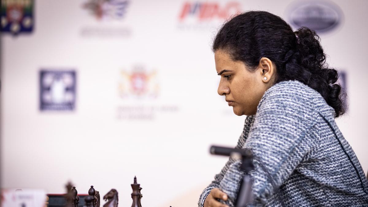 Koneru Humpy beats Lei Tingjie, to face Divya Deshmukh in FIDE Women’s ...