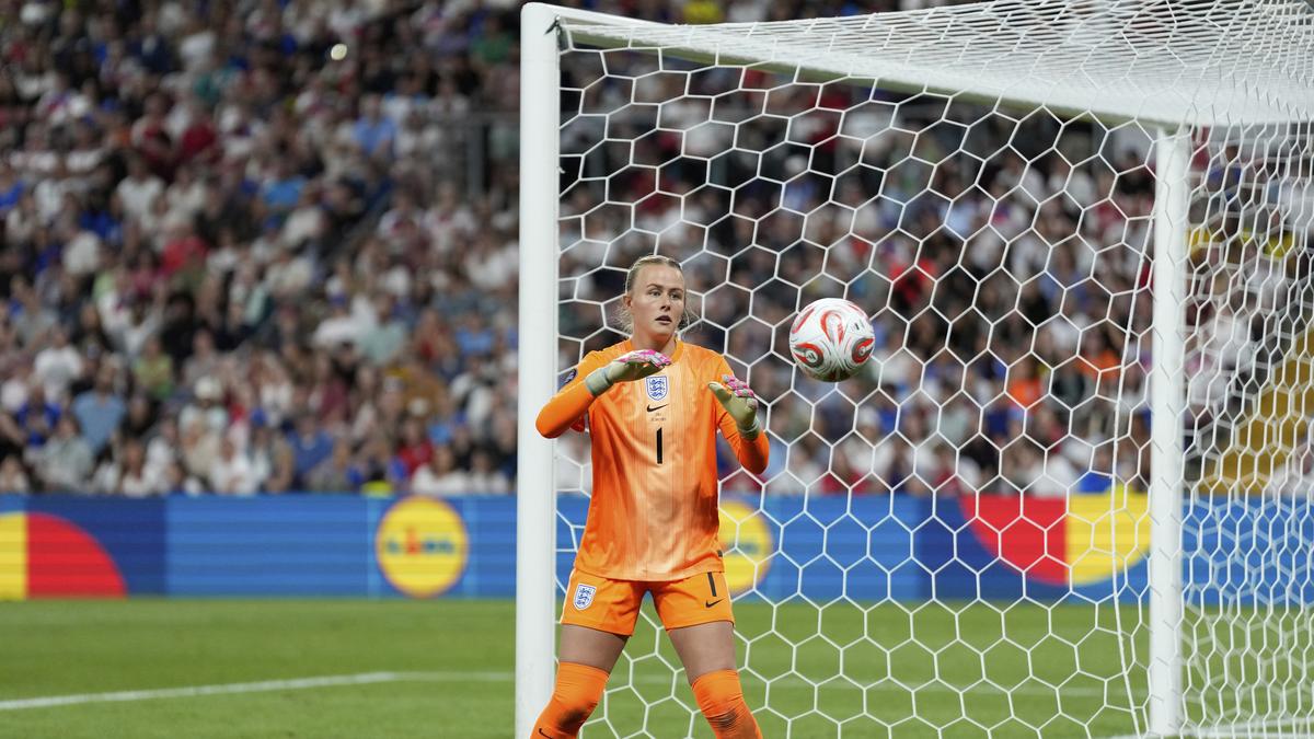 Final Euro 2025 for women: Who is Hannah Hampton, the English ...