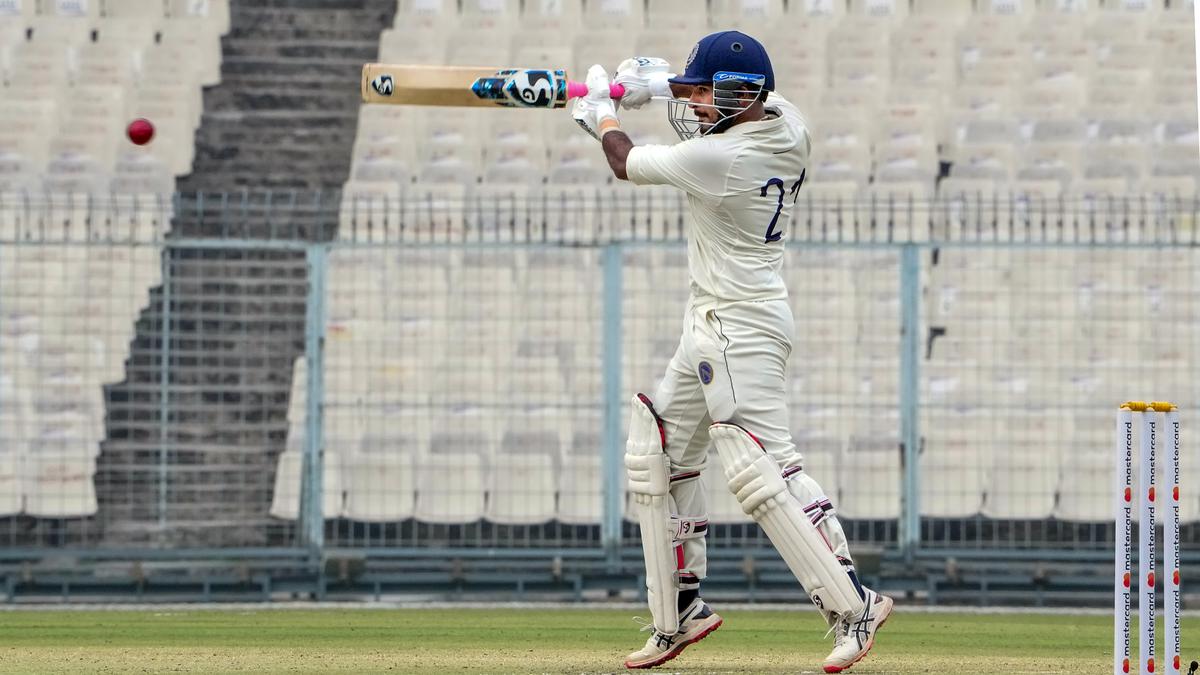 Ranji Trophy: Kumar Suraj holds firm for Jharkhand against Bengal ...