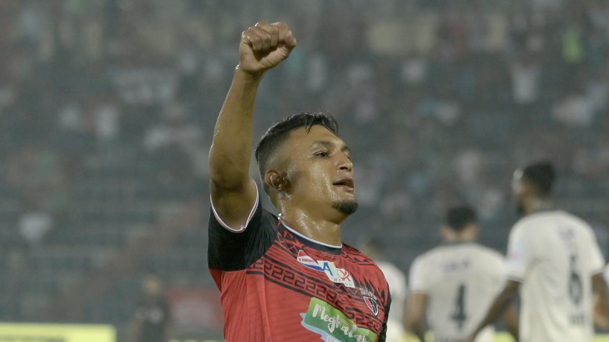 ISL 2024-25 Golden Boot race: Alaaeddine Ajaraie breaks record, Chhetri ...