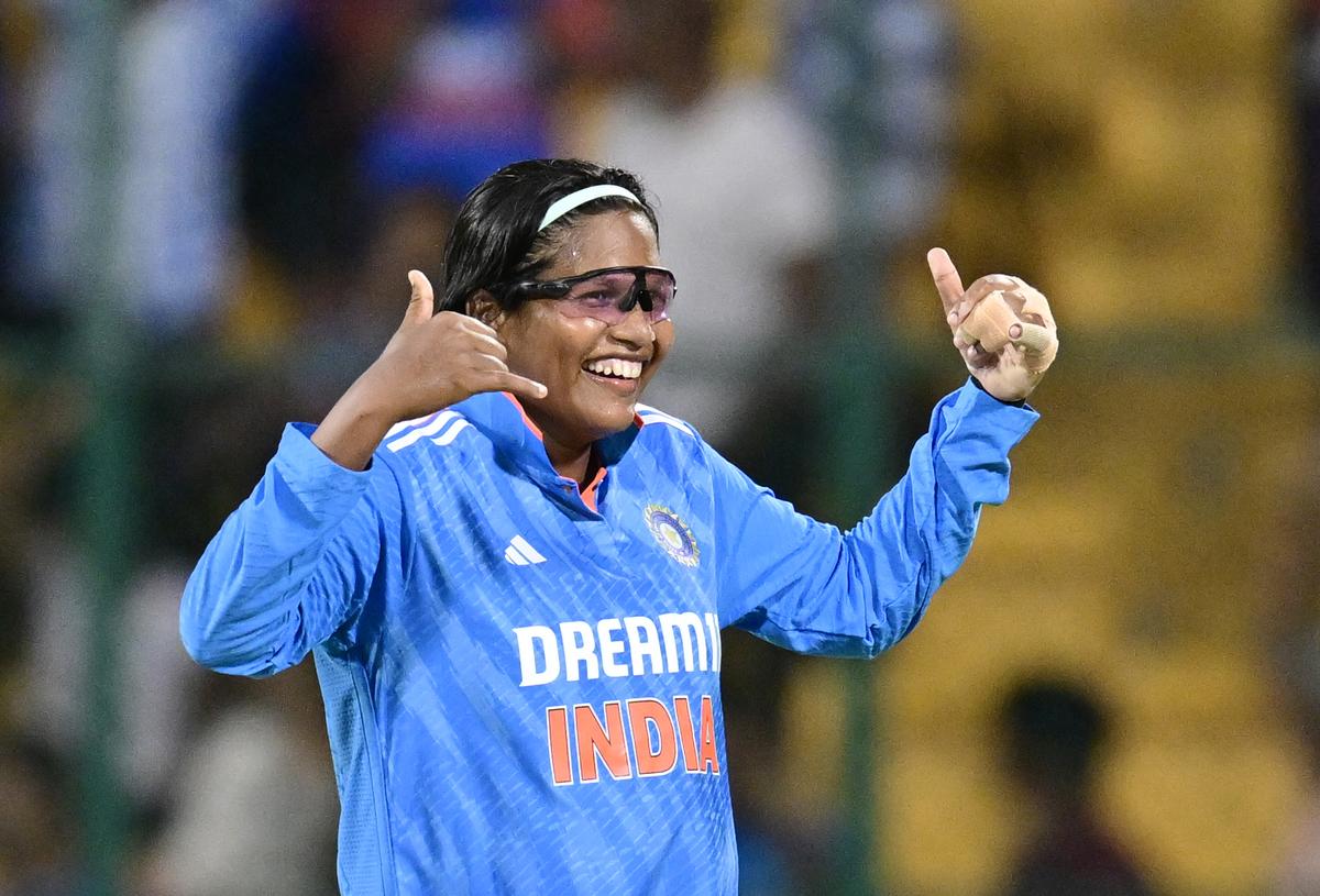 IND-W vs SA-W: Mandhana, Asha Sobhana hand India massive 143-run win ...