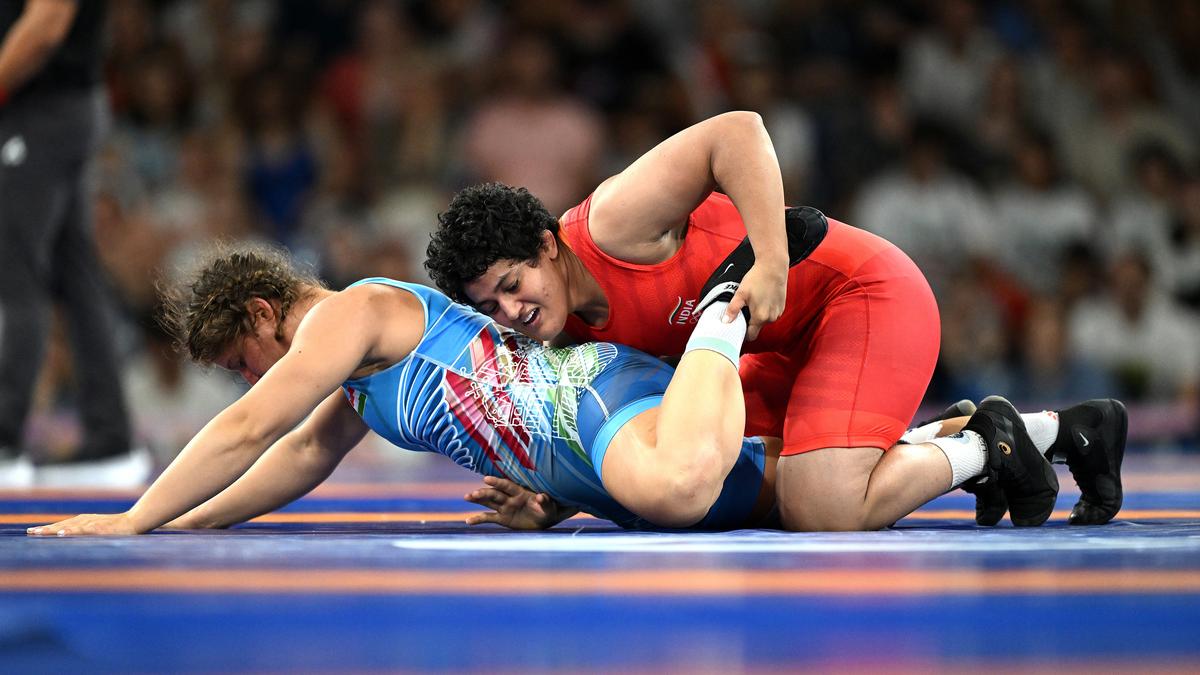 Reetika Hooda loses in quarterfinals of 76kg freestyle wrestling; can ...