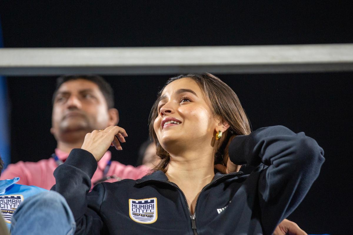 In pictures: Ranbir Kapoor, Alia Bhatt enjoy Sunday football at Mumbai ...