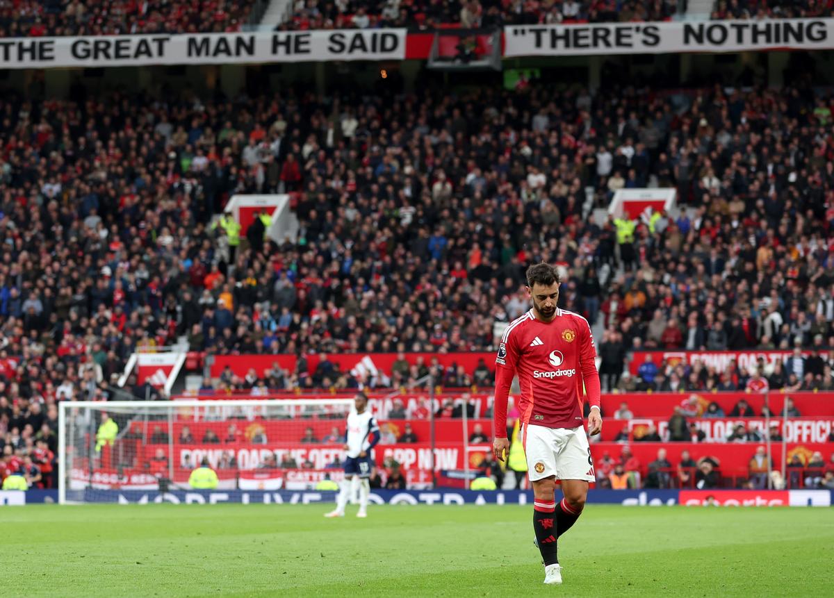 Bruno Fernandes red card overturned, Man United captain to be available ...