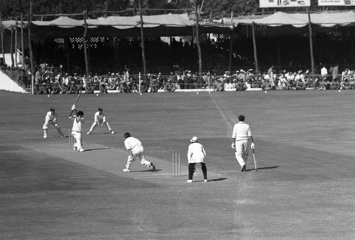 Prayer meeting held in memory of the ‘Prince of cricket’ Salim Durani ...
