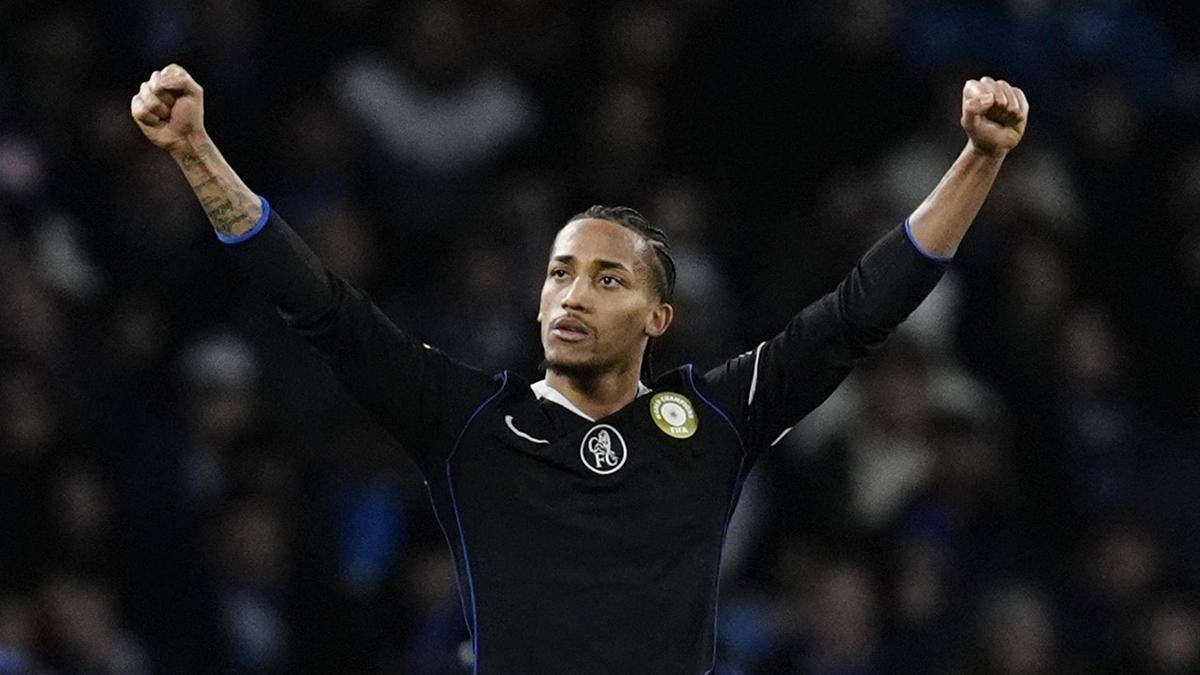 Conte and Napoli lose to Chelsea, exit Champions League race - Sportstar