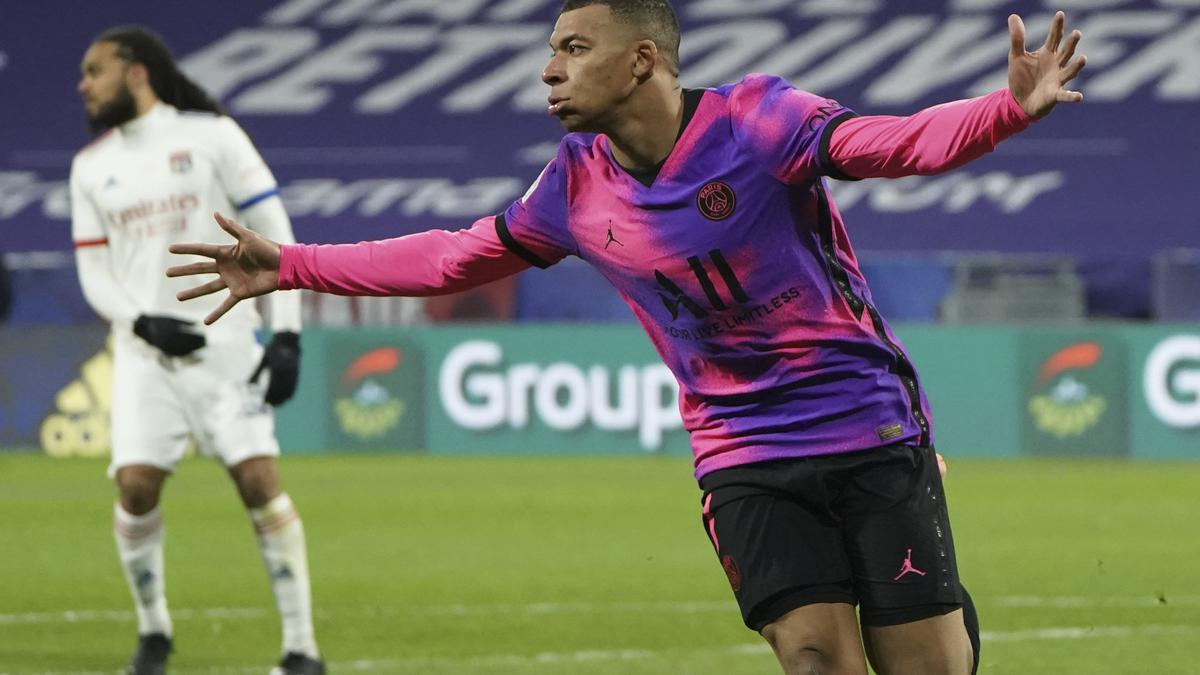 Mbappe scores twice as PSG beats Lyon 4-2 to top Ligue 1 - Sportstar