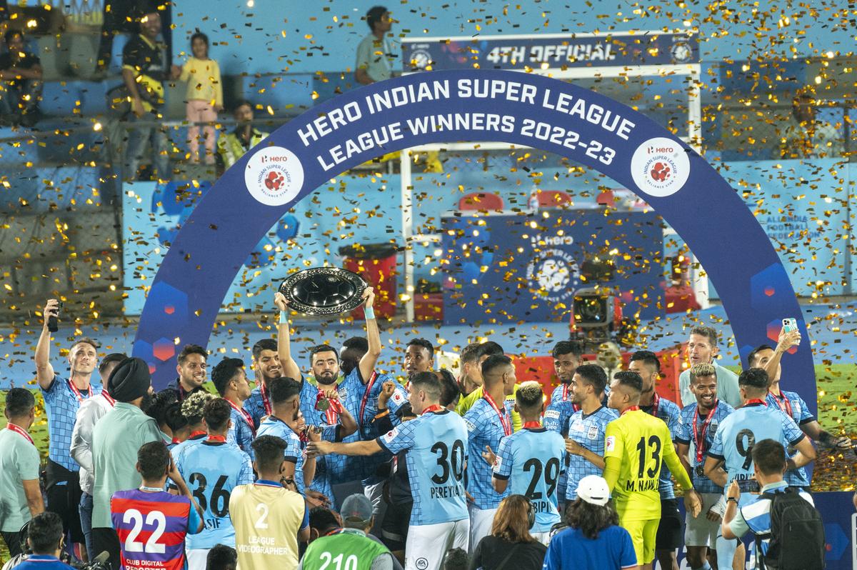 ISL 2022-23: Bitter sweet moment for Shield winner Mumbai City FC after ...