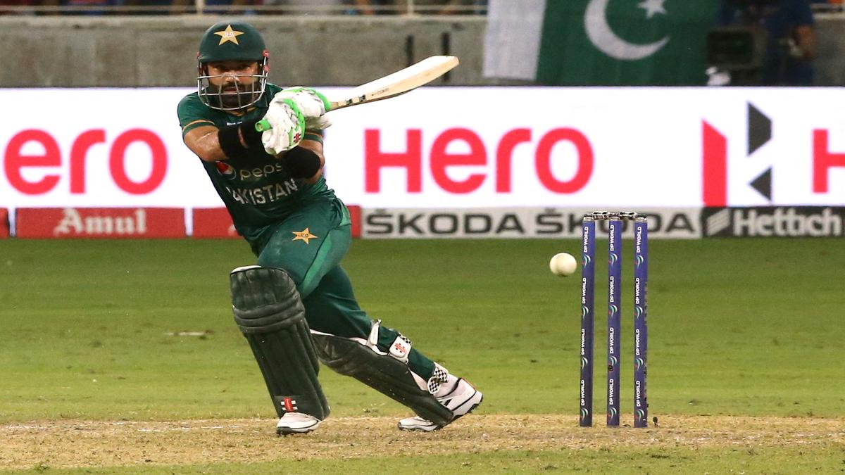 IND vs PAK: Rizwan to undergo MRI scan for right leg strain sustained ...