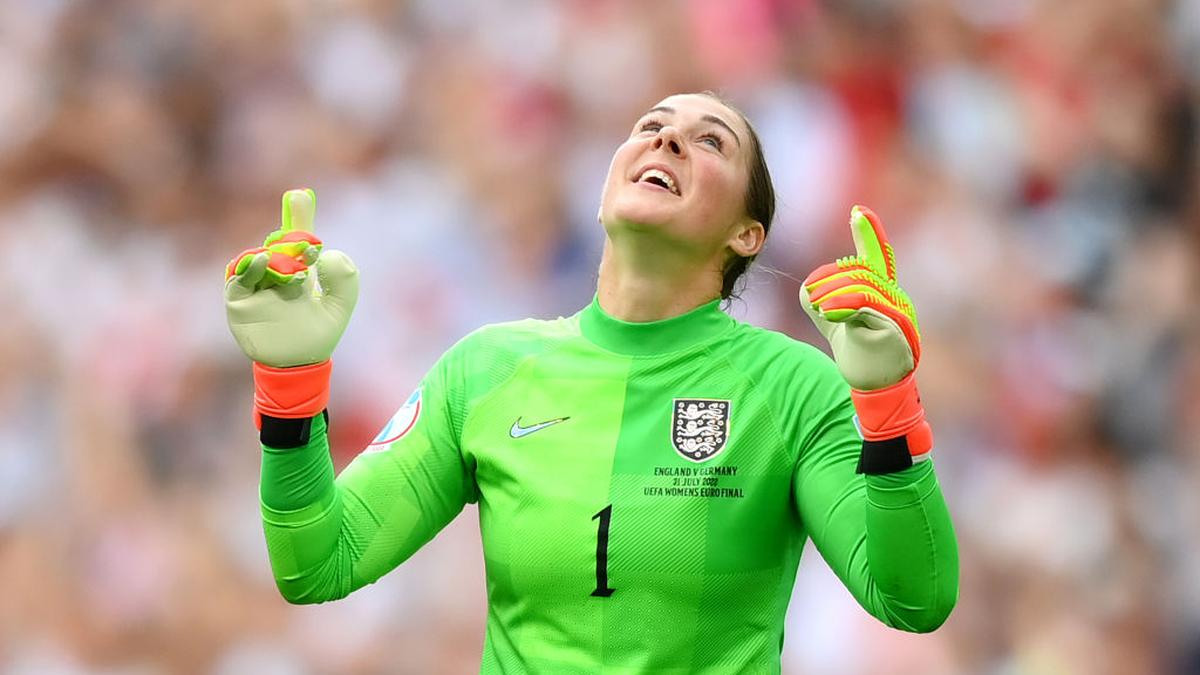 Emi Martinez of Argentina among top three goalkeepers shortlisted for ...