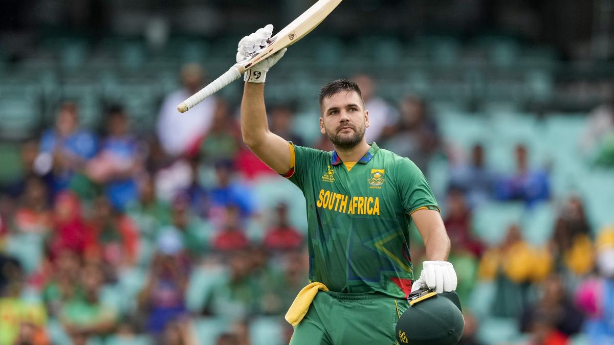 What is Duckworth Lewis method in cricket: par scores and when is it ...