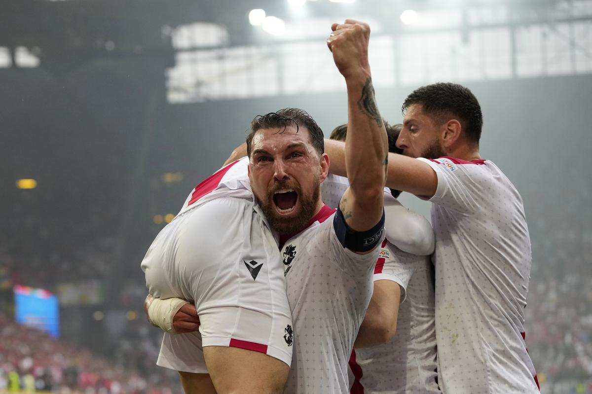 Turkiye vs Georgia, Euro 2024: TUR v GEO real-time gallery, Turkish ...