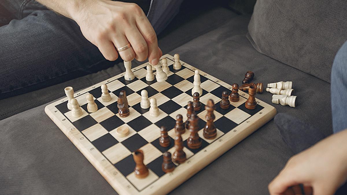 Indian-origin boy Ashwath becomes youngest to beat a Grandmaster ...