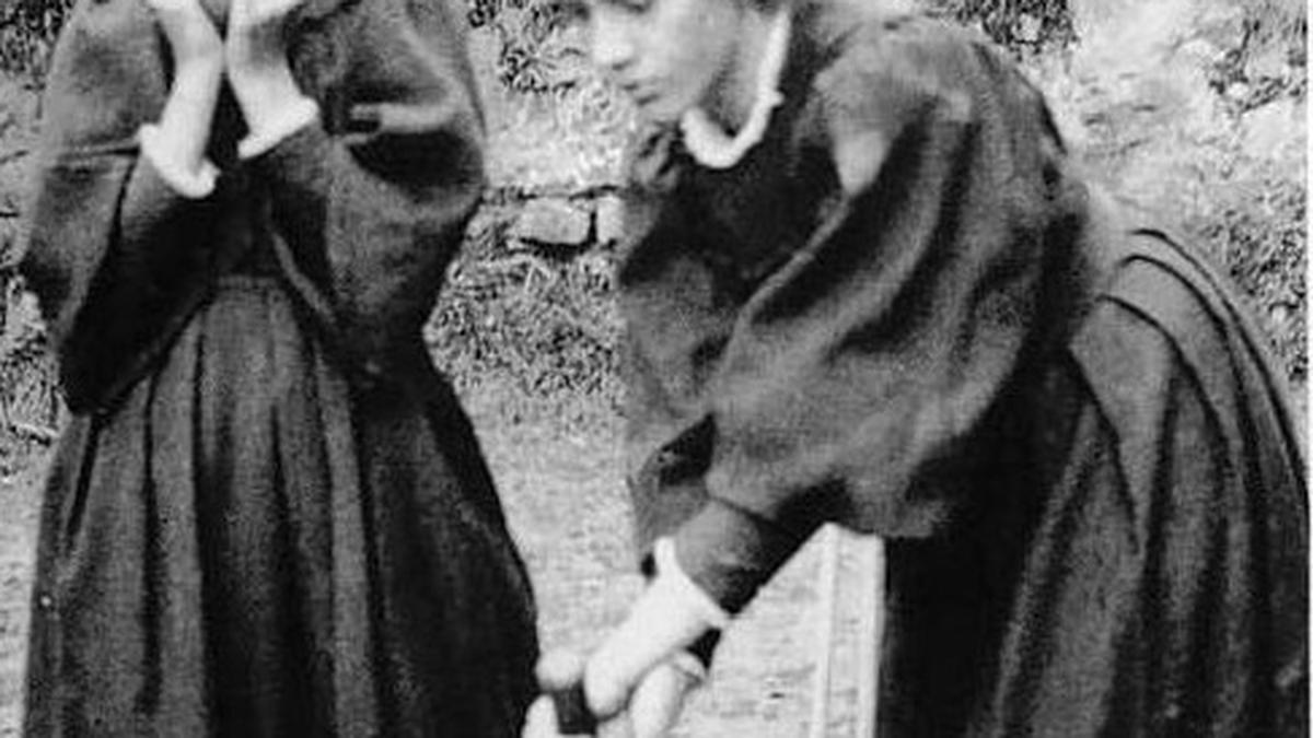 Last Word: Vanessa Bell, Virginia Wolff, and a copybook defensive ...