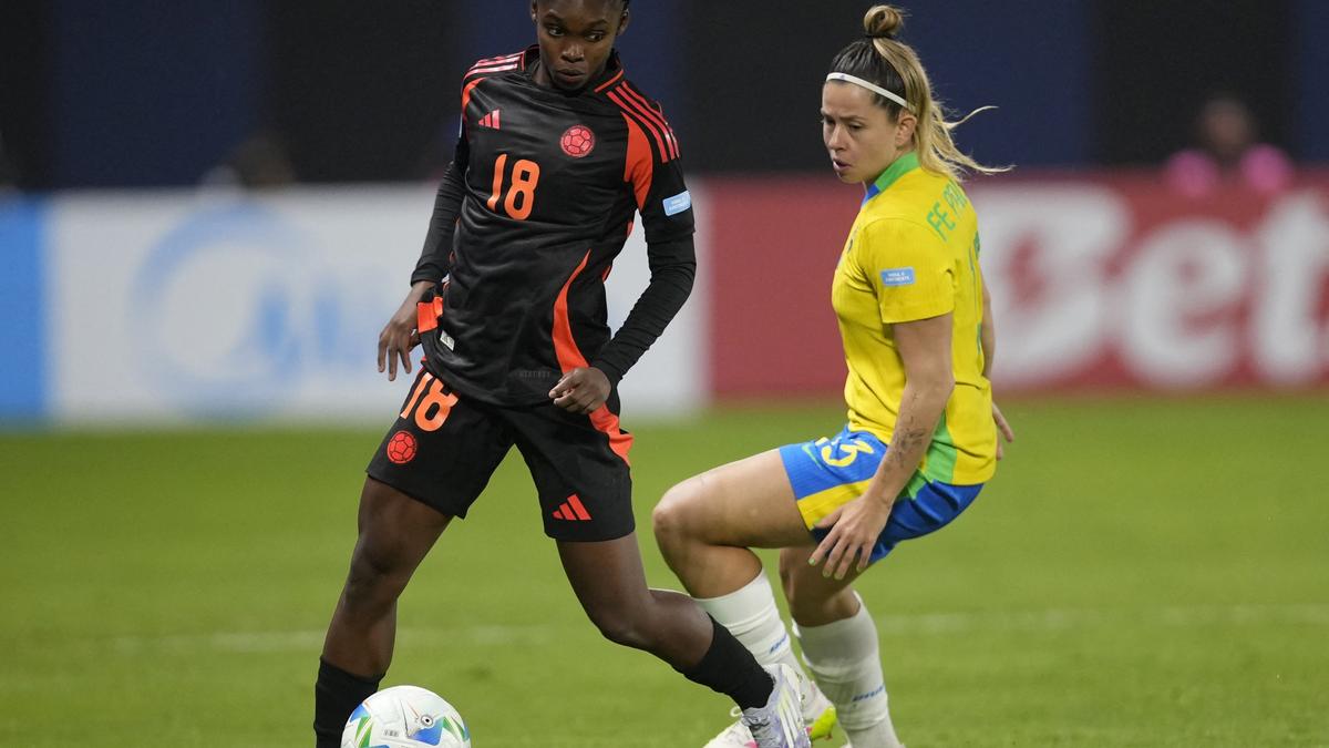 Copa America Femenina — Outnumbered Brazil holds Colombia to goalless ...