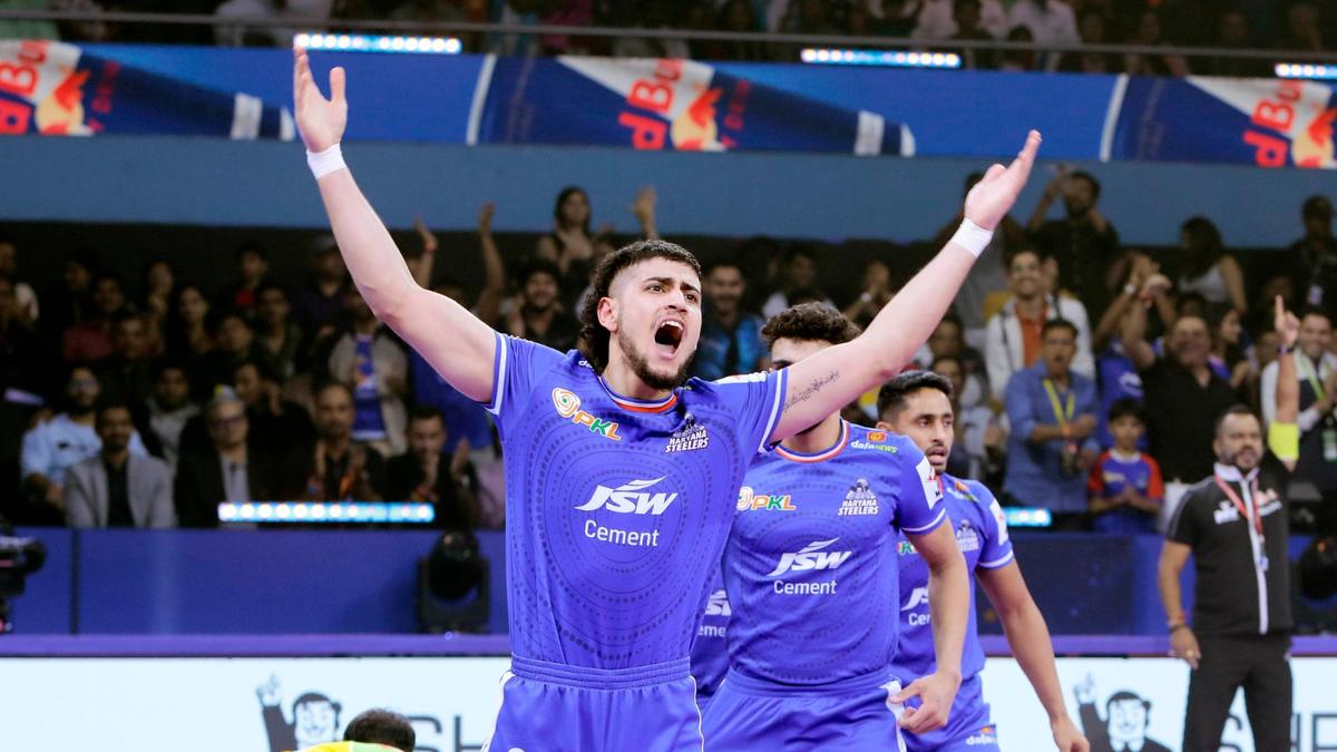 PKL Auction 2025: Mohammadreza Shadloui sold to Gujarat Giants for 2.23 ...